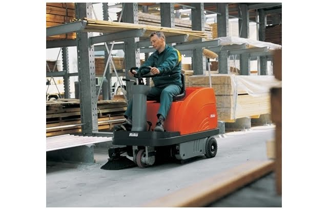 Hako Sweepmaster B900R – P900R - Doğuş Temizlik Makineleri